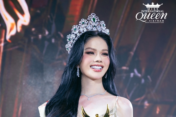 Hà Tâm Như đăng quang Miss International Queen Vietnam 2025